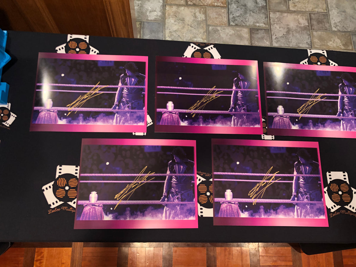THE UNDERTAKER - 12x16 - Urn in Ring – Leeloo Multiprops, LLC